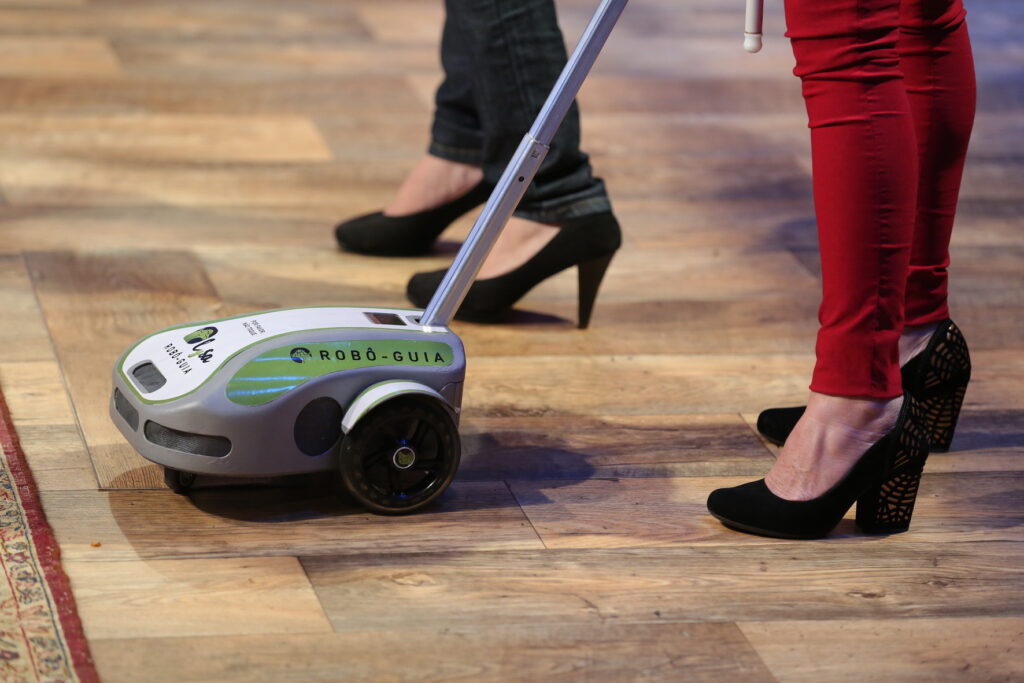 Lysa: iniciativa brasileira de um Cão-Guia Robô – Energia Inteligente